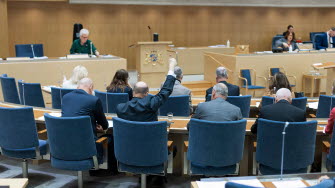 Kontrollerar regeringen | Sveriges riksdag